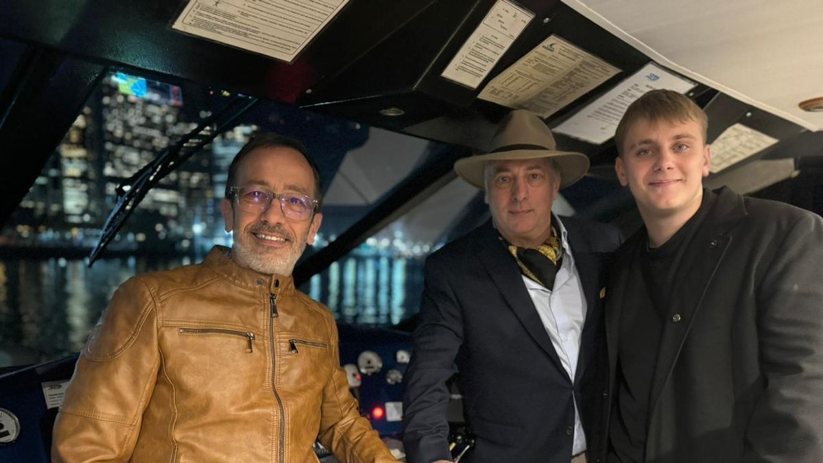 El portfolio de Sturla para organizar eventos y paseos turísticos fluviales