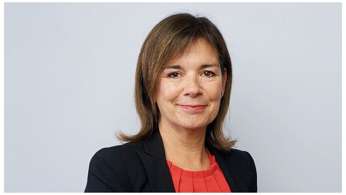 WTTC ¿Quién es Julia Simpson y cuál es su experiencia?