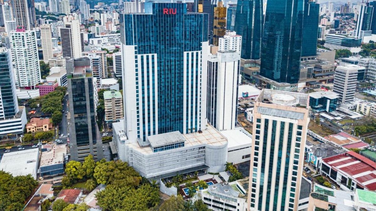 RIU PLAZA PANAMA. El icónico hotel reabrió sus puertas