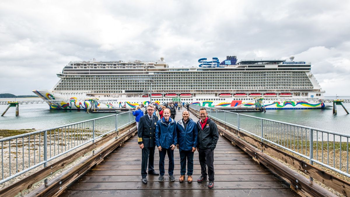 NCL. El Norwegian Encore llegó a Alaska
