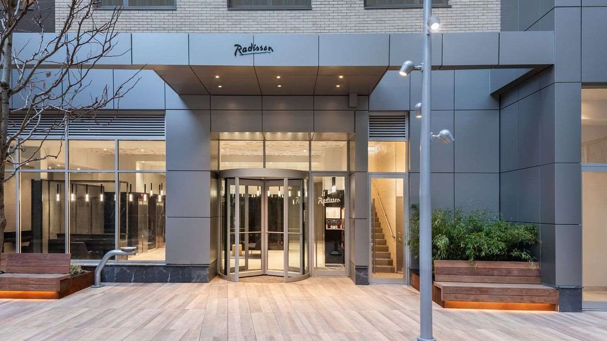Radisson planta bandera en Times Square