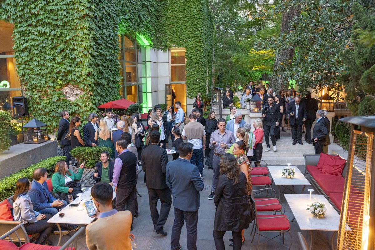 Furlong Fox celebró su 20 aniversario junto a FCM Travel