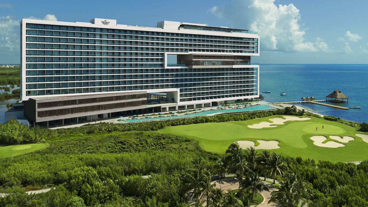AMRESORTS. Dreams ofrece pleno relax y golf en Cancún