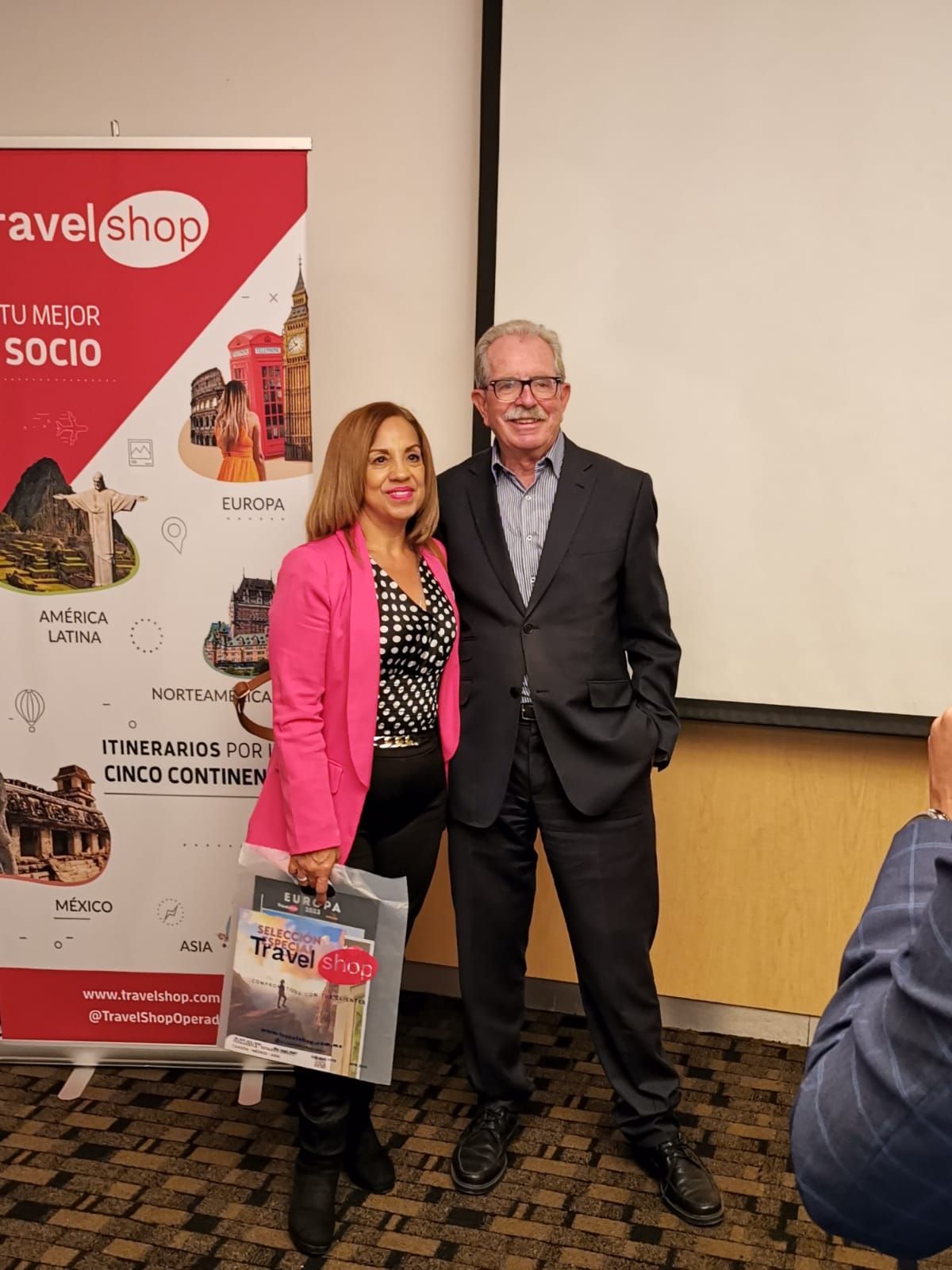 Surland presentó su programación 2023/24 en México