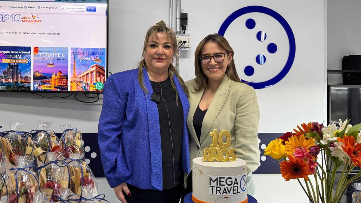 Celebración de Mega Travel en su 10° aniversario: acogedora y junto a sus colaboradores