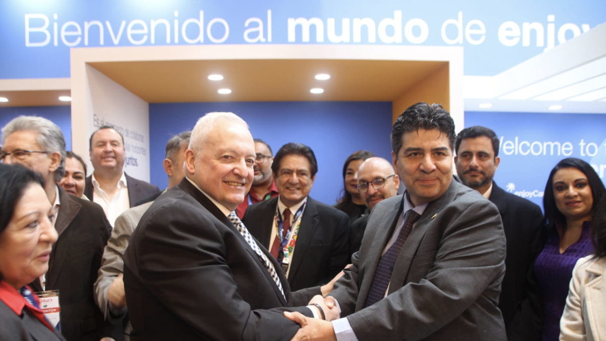 La Unión de Agencias de Viajes (UNAV) española firma un acuerdo con la patronal mexicana (AMAV)