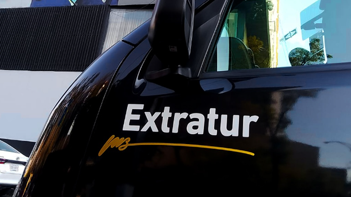 Extratur: 58 años ofreciendo transporte y seguridad
