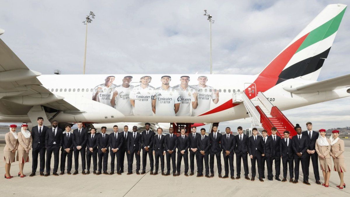 Emirates presenta un Boeing B-777 para homenajear al Real Madrid