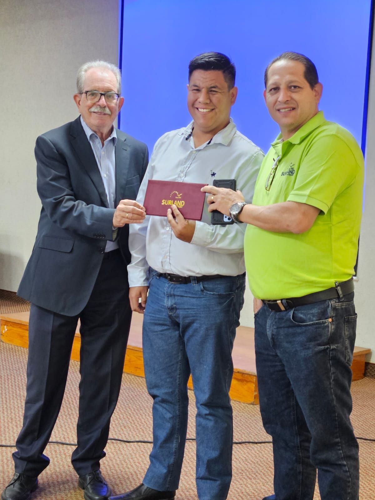 Surland presentó su programación 2023/24 en México