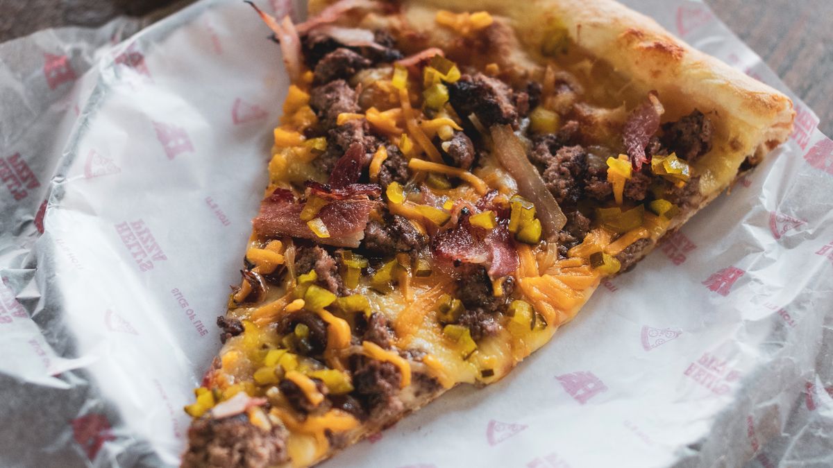 Hell´s Pizza unió dos clásicos de NY con la Burpizza